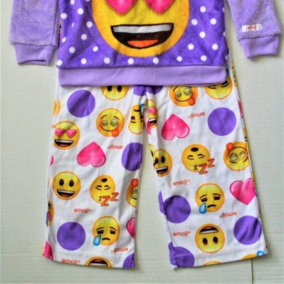 The Original Emoji Brand | Pajamas | Little Girls Emoji Pajama Set ...